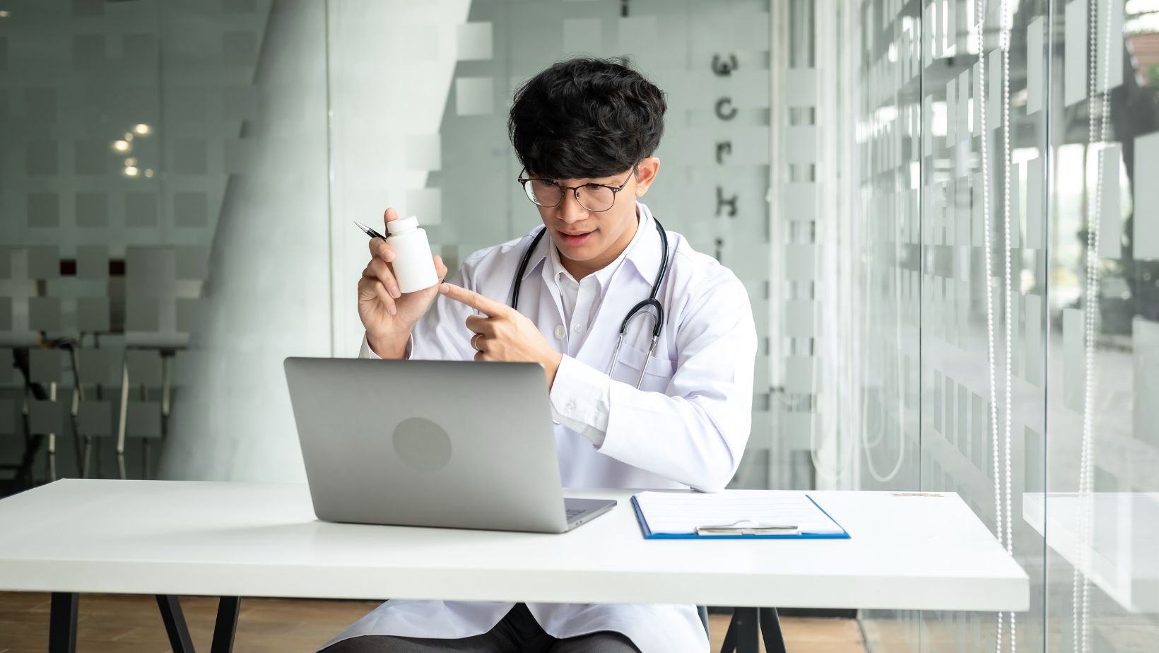 Ultimate Guide: How to Become a Med Tech and Excel in Medical ...